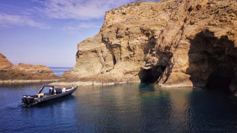 Private boat cruise to South coastline of Mykonos - Key Points