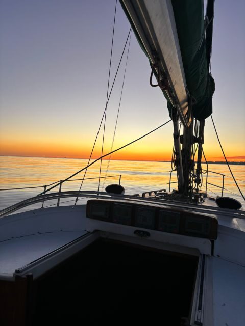 Private Boat Night Tour - Lisbon - Key Points