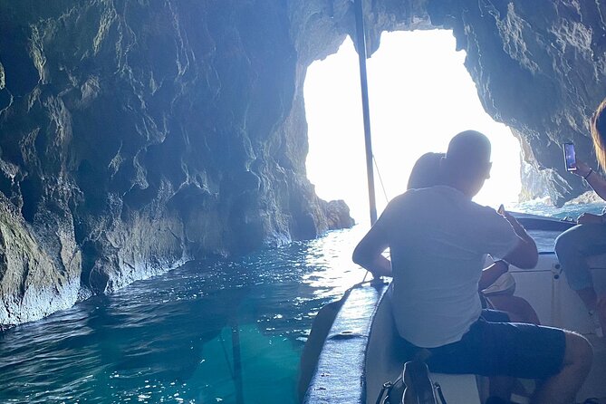 Private boat tour 1h Ortigia and caves with tales - Who Should Consider This Tour?