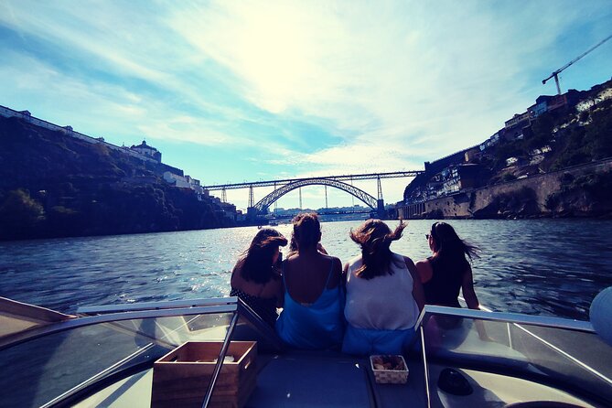 Private Boat Tour 6 Bridges and Ribeira 1h30 Group Price up to 6px - Meeting Point