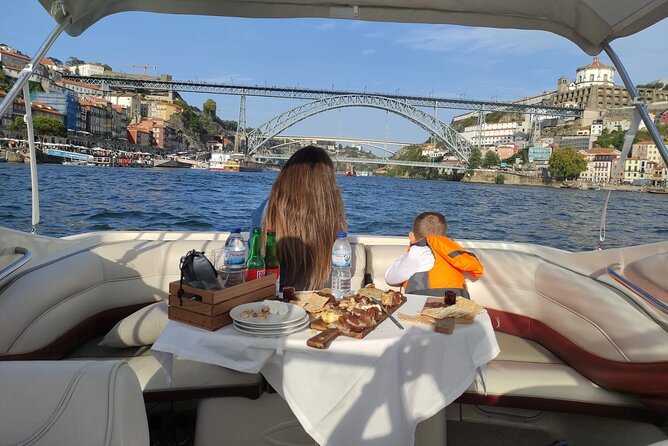 Private Boat Tour 6 Bridges and Ribeira 1h30 Group Price up to 6px - Exploring the Bridges and Ribeira