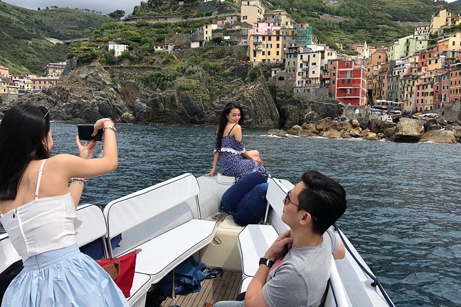 Private Boat Tour Along the Cinque Terre - Customer Feedback and Reviews