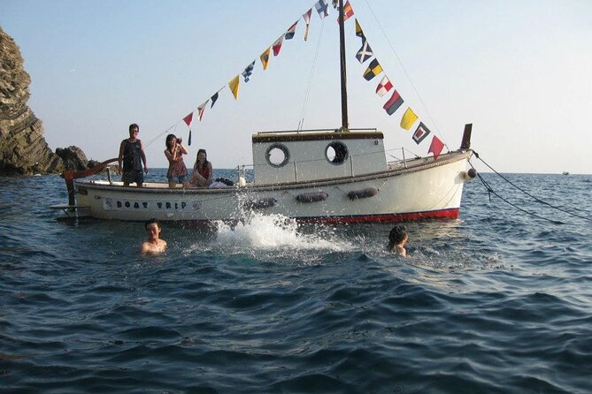 Private Boat Tour Along the Cinque Terre - Exclusive and Private Nature of the Tour