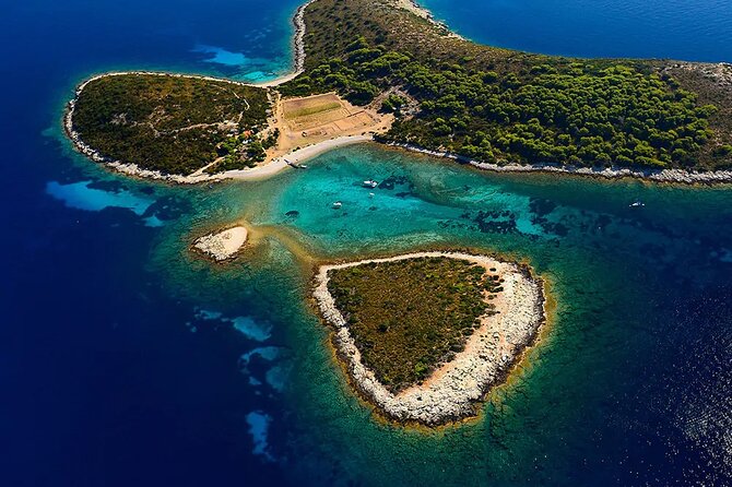 Private Boat Tour From Hvar - Blue and Green Cave, Vis, and the Pakleni Islands - What to Expect on the Tour