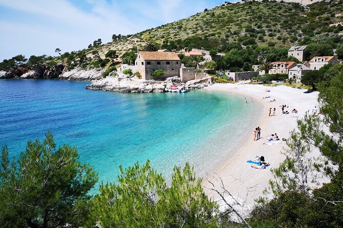 Private Boat Tour of Red Rocks & Pakleni Islands - Highlights of the Red Rocks and Pakleni Islands