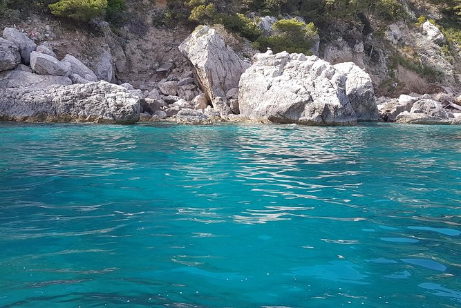 Private Boat Tour of the Island of Capri - Accessibility and Participation