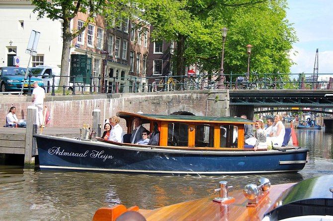 Private Boat Tour on a Electric Saloon Boat - Accessibility and Accommodations