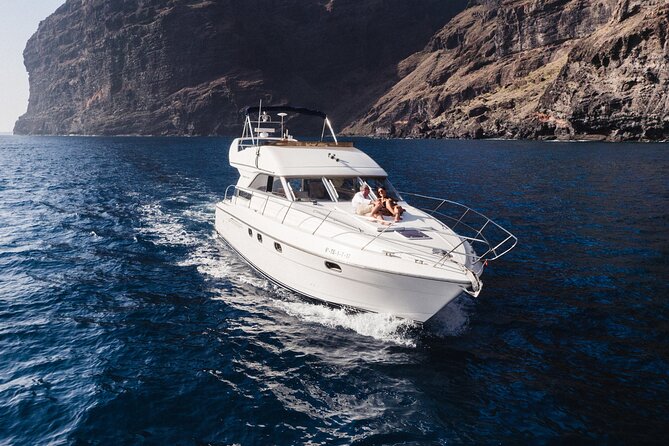 Private Boat Tour on Royal Ocean Yacht, Tenerife - Onboard Amenities and Services