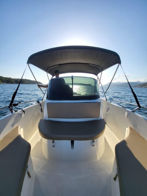 Private Boat Tour Tailor-Made 6h-All Inclusive - Who Should Consider This Tour?