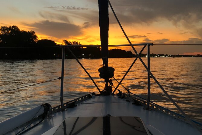 Private Boat Tour to Rio De La Plata and Delta El Tigre With Wine on Board - Savoring the Local Cuisine and Beverages