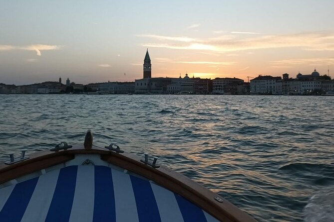 Private boat tour to the islands of Venice - Key Points