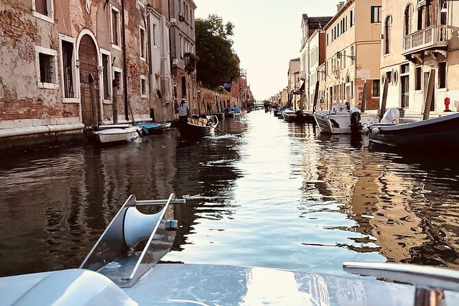 Private Boat Tour with Skipper Sailing the Lagoon of Venice Italy - The Sum Up