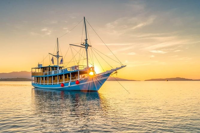 Private boat trip Komodo 2 or more person for 3 days 2 nights, Kelor, Rinca... - Key Points