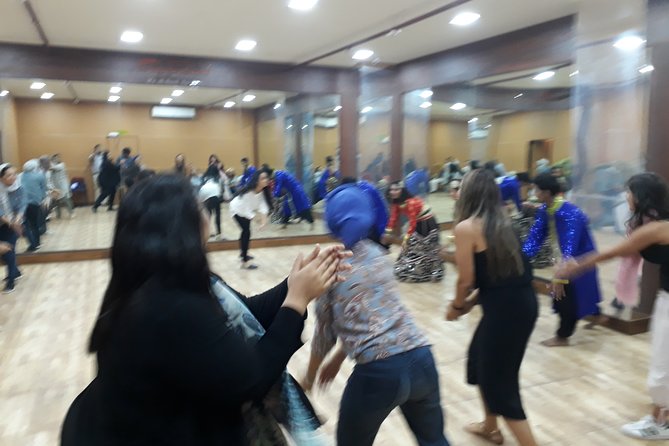 Private Bollywood and Mumbai City Tour with Meal - Who Would Enjoy This Tour?