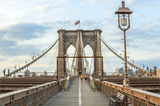 Private Brooklyn Bridge Tour with a Local - Exploring the Brooklyn Bridge with a Local Guide: An In-Depth Review