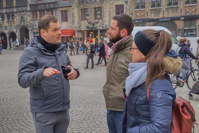 Private Bruges Historical Walking Tour with Chocolate Treat - Sweet Ending: Chocolatier Visit