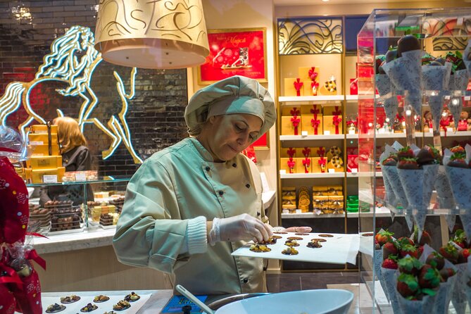 Private Bruges Iconic Sites and Chocolate Tasting Tour - The Beguinage “Ten Wijngaerde”