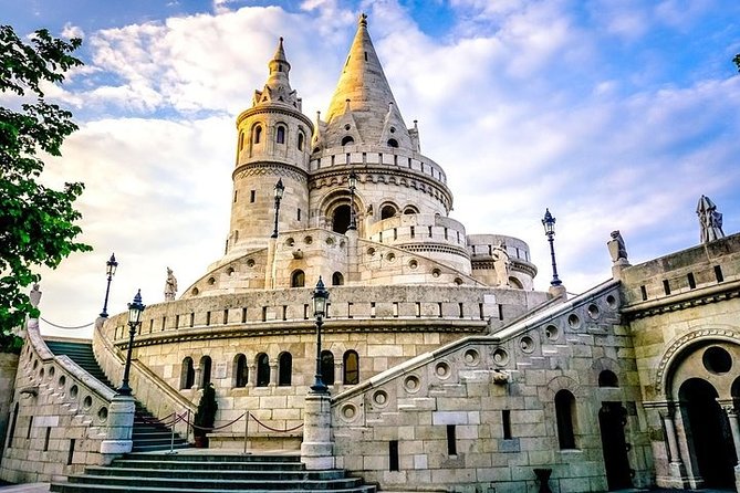 Private Buda Castle walking tour & Danube river cruise with Margaret Island stop - The Presidential Residence and Budas Historic Heart