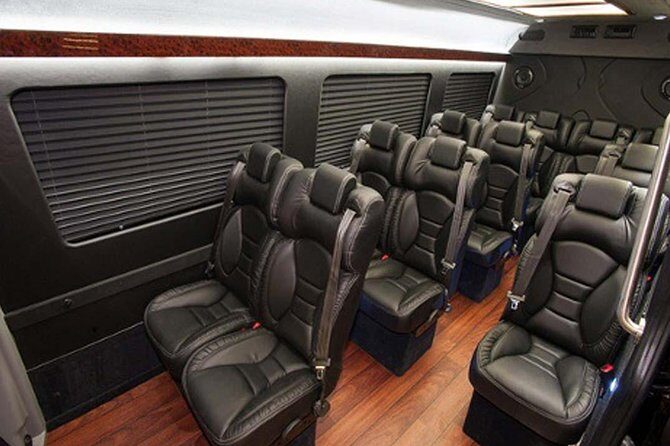 Private Bus or Limo Transfer Orlando Airport to Theme Park Hotels - The Booking and Arrival Process
