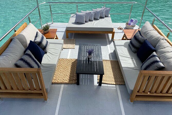 Private Cabo 35ft cat experience Food and open bar included! - FAQ
