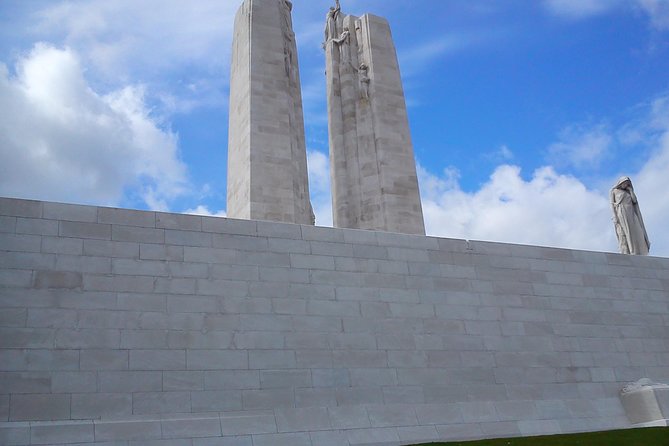 Private Canadian WW1 Vimy & Somme Battlefield Tour From Arras or Lille - Exploring the Vimy Ridge Battlefield