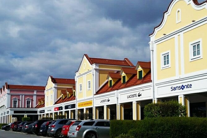 Private car or minivan transfer from Budapest to Vienna or back. - What the Reviews Say