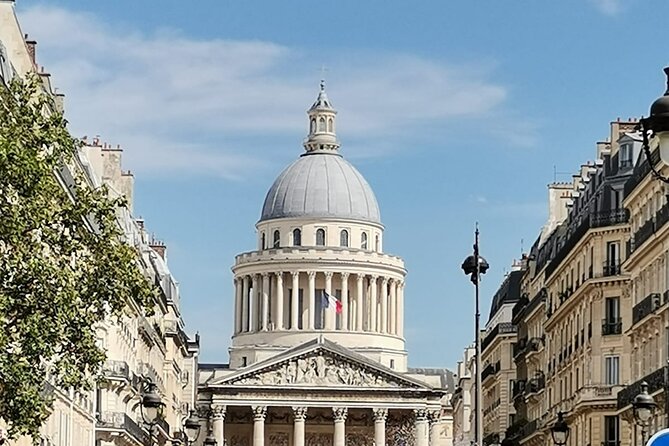 Private car with a driver in Paris 4-6 persons - The Driver: Your Local Guide on Wheels