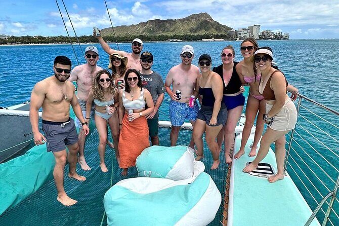 Private Catamaran Charter in Waikiki (1-6 Guests) - FAQ