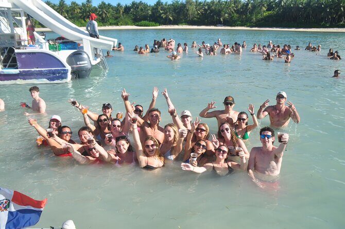 Private Catamaran Cruise with Slide & unlimited drinks - FAQ