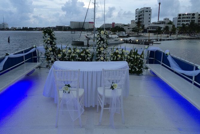Private Catamaran for Weddings Bachelor Parties and Bridal Showers - Key Points
