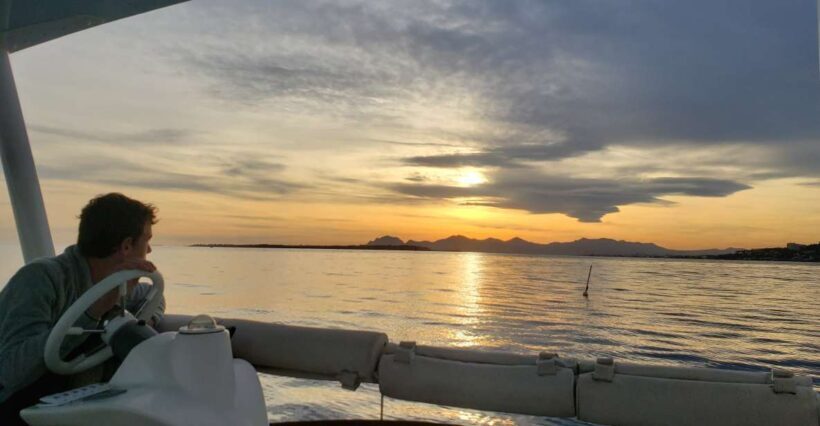 Private catamaran trip in the Bay of Juan les Pins at sunset - Key Points