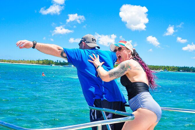 Private Catamaran wonderful Snorqueling slide & entartaiment team - The Human Touch: Crew and Customer Feedback