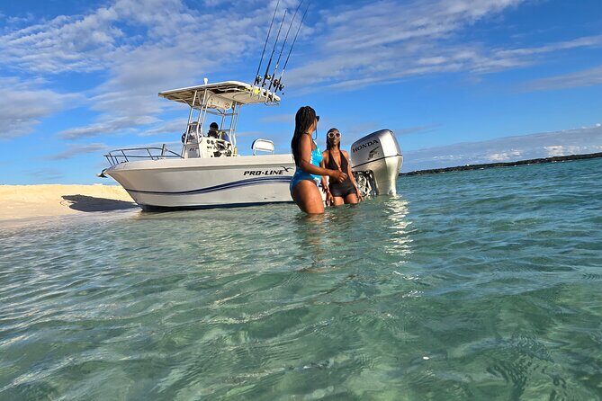 Private Center Console Boat for Sailing Bahamas Clear Waters - Introduction