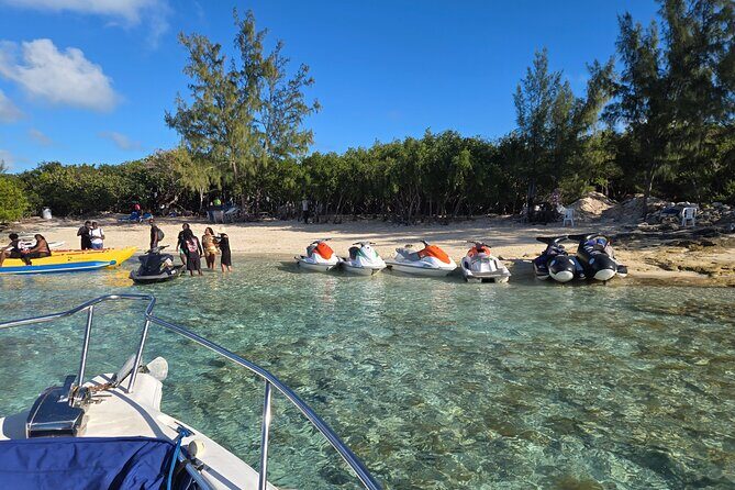 Private Center Console Boat for Sailing Bahamas Clear Waters - What’s Included and What’s Not
