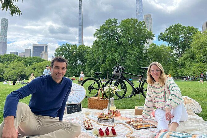 Private Central Park Bike Tour and Luxurious Picnic - Exploring Central Park by Bike: What to Expect
