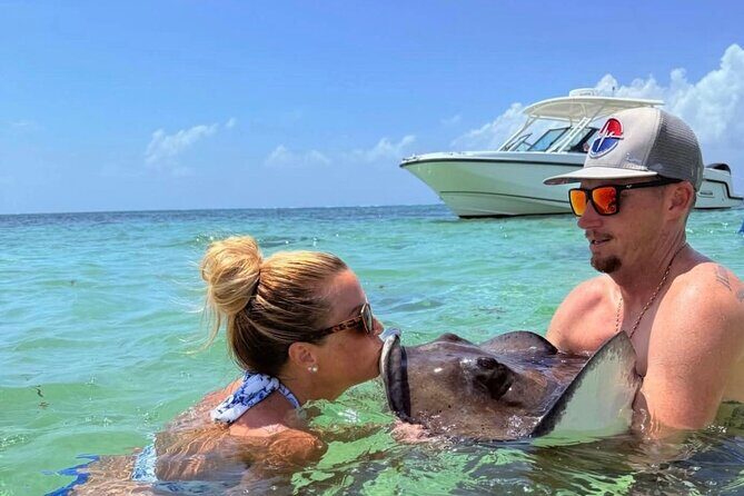 Private Charter for Stingray city - Discover the Private Stingray City Charter in Grand Cayman