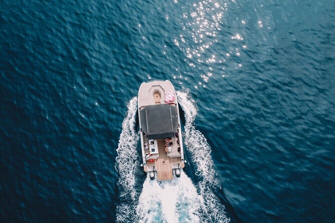 Private Charter in Catamaran Alexa by Barcelona 12 Pax 2/4/8 HS - Accessibility and Participation