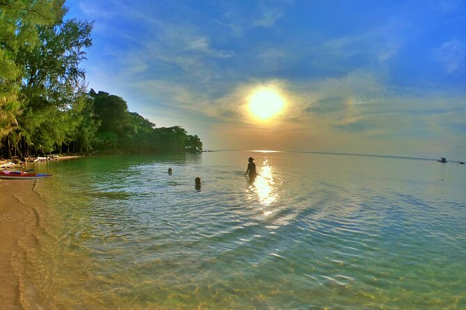 [PRIVATE CHARTER] SEA-KAYAKING along HALF-MOON BAY & SUNSET DRIFTING & DINNER - Authentic Experiences Backed by Real Reviews