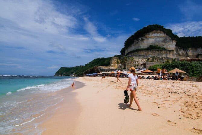 Private Chartered Car to Tanah Lot and Uluwatu - Exploring the Bali Highlights in Comfort and Style