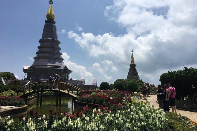 Private Chiang Mai-Chiang Rai Highlights 4 days trip - Day 3: Village Life, Caves, and Borderland Excursions