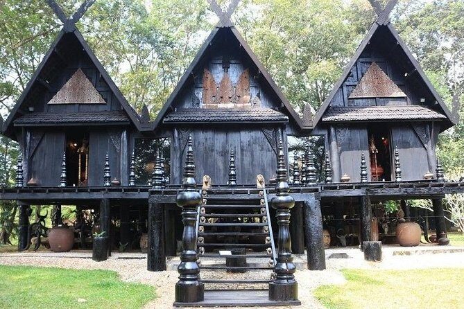 Private Chiang Rai White and Blue Temple with Black House - The Review Perspective — What Travelers Say