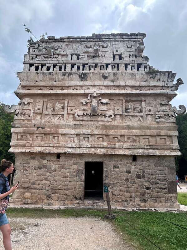 Private Chichen Itza & Cenote - Deep Dive into the Sites