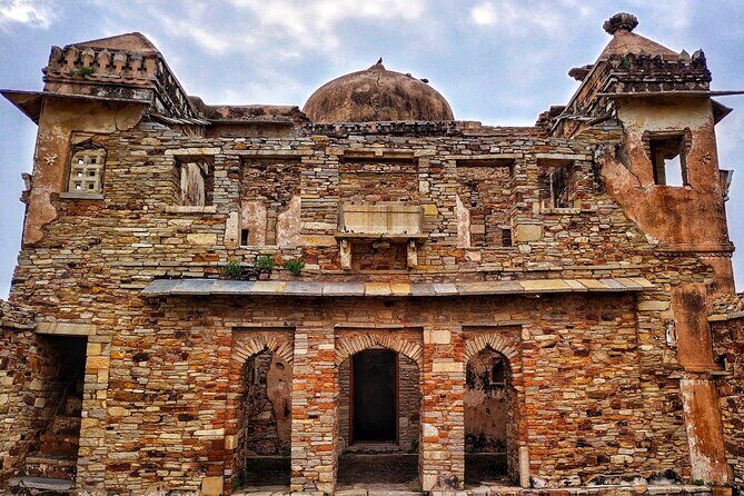 Private Chittorgarh Fort Day Tour with Guide, Lunch and Tickets - Visitor Feedback Highlights