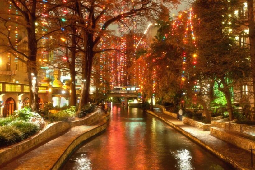 Private Christmas Stroll: San Antonios Festive Gems - Exploring San Antonio’s Christmas Magic