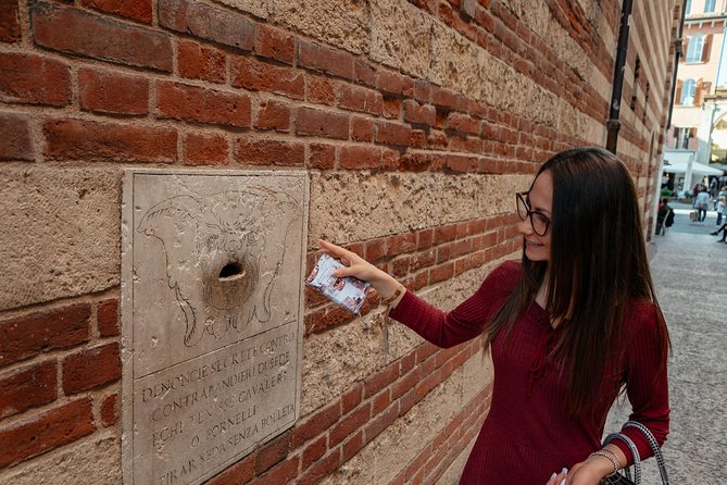 Private City Kickstart Tour: Verona - Discover Historic Churches and Lush Gardens