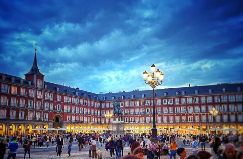 Private City Tour around Madrid - What the Guide Brings to the Experience