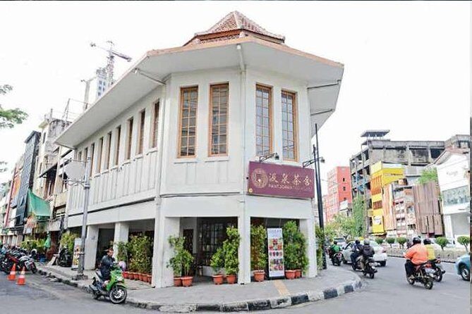 Private City Tour Jakarta Guide Mandarin With Lunch - A Comprehensive Look at the Jakarta Private Tour