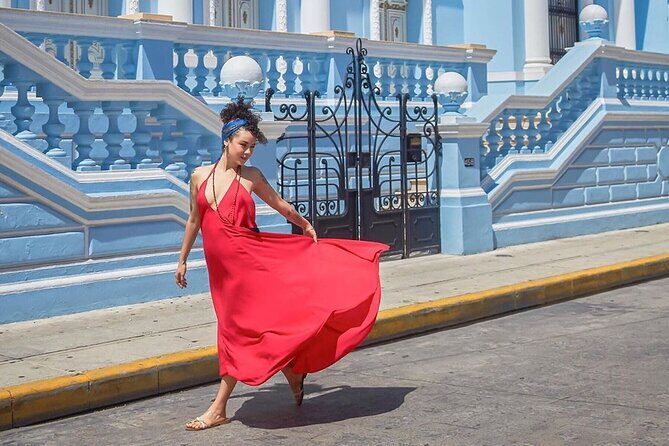 Private City tour Merida History plus Local Antojitos Tasting - Plaza Grande