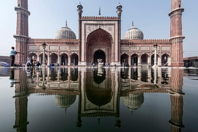 Private City Tour of Old Delhi With Rickshaw Ride - Key Points