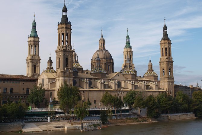 Private City Tour of Zaragoza with driver & official tour guide w/ Hotel pick up - FAQ